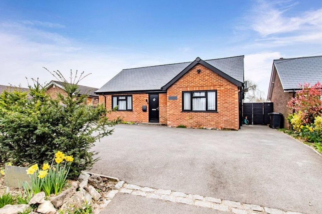 4 Bedroom Detached Bungalow with Garden, Warmlake Road, Chart Sutton ...